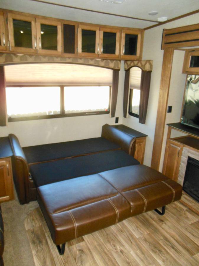 2017 Keystone Laredo 350FB | Mark's Auto & RV