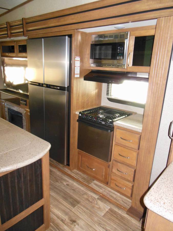 2017 Keystone Laredo 350FB | Mark's Auto & RV