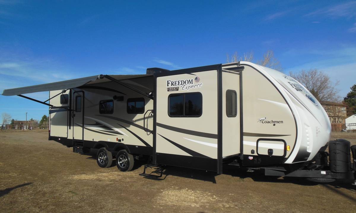 2017 Coachmen Freedom Express 321FEDS Liberty Edition | Mark's Auto & RV