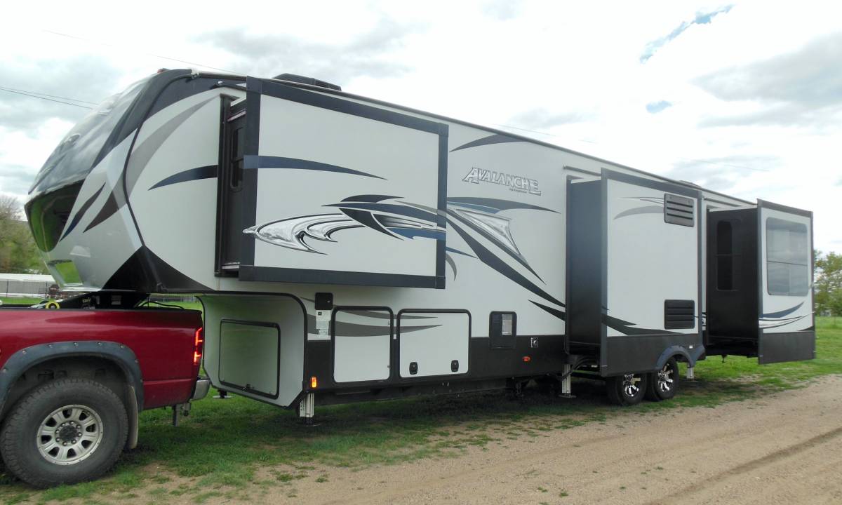 2017 KEYSTONE AVALANCHE 370RD | Mark's Auto & RV