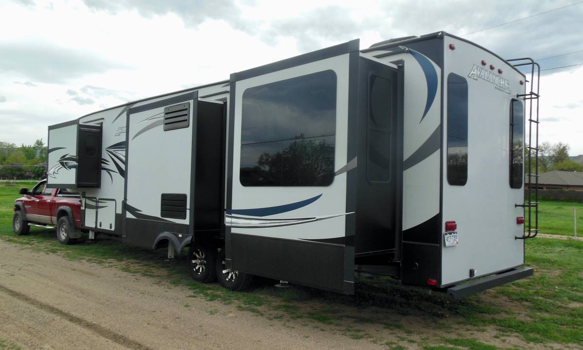 2017 KEYSTONE AVALANCHE 370RD | Mark's Auto & RV